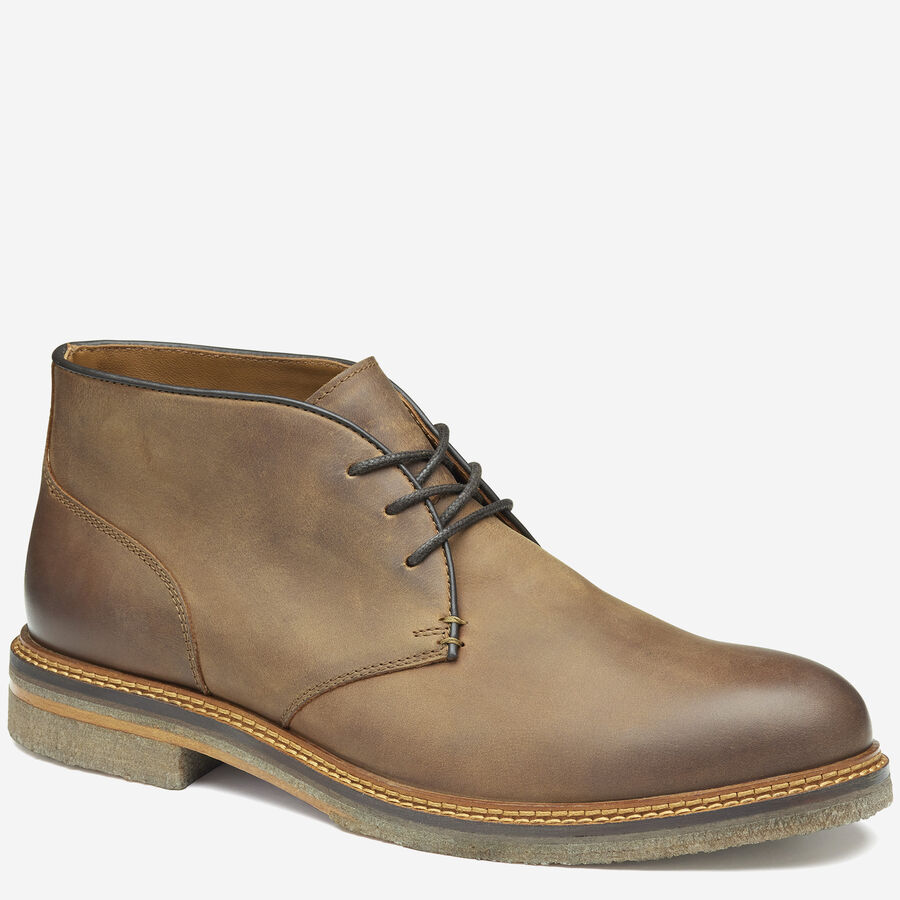 Men's Calder Chukka Boot in Brown Oiled Full Grain | Johnston & Murphy